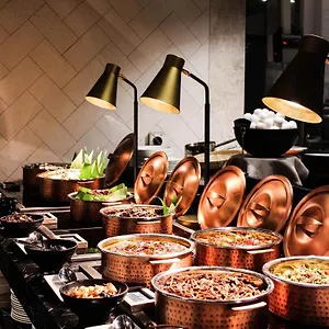 Courtyard By Marriott Colombo Hotel: 5 star Hotel with a Minimum Price ...